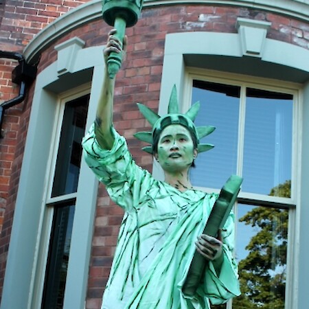Statue of Liberty human statue | Heartburn Entertainment