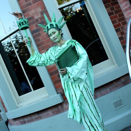 Statue of Liberty human statue | Heartburn Entertainment