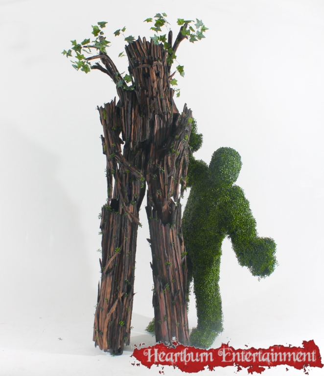 Topiary human hedges Qatar and Topiary human statues Qatar | Heartburn ...