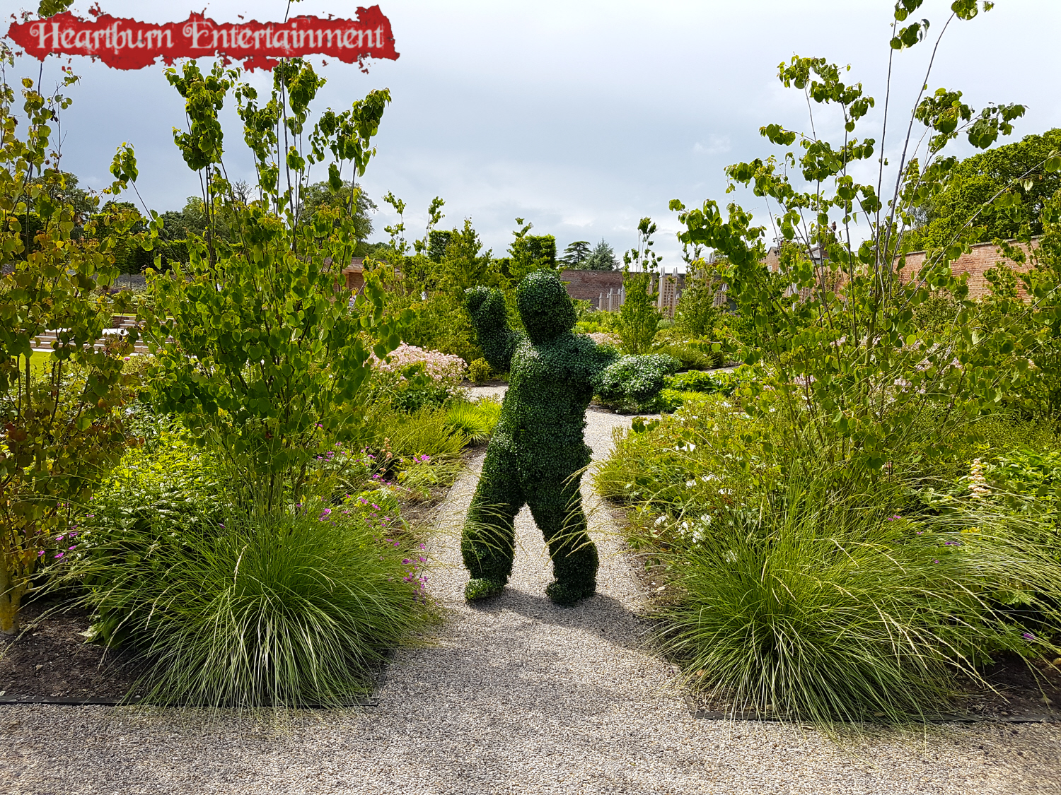 Topiary human statues and human hedges | Heartburn Entertainment