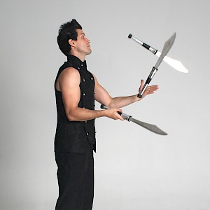 Knife juggler | Heartburn Entertainment