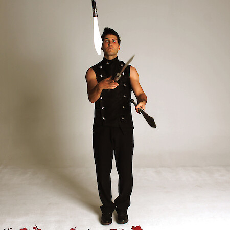 Knife juggler | Heartburn Entertainment