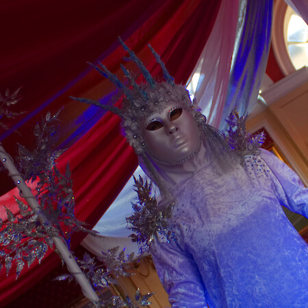 Ice Queen human statues & Ice Queen living statues | Heartburn ...